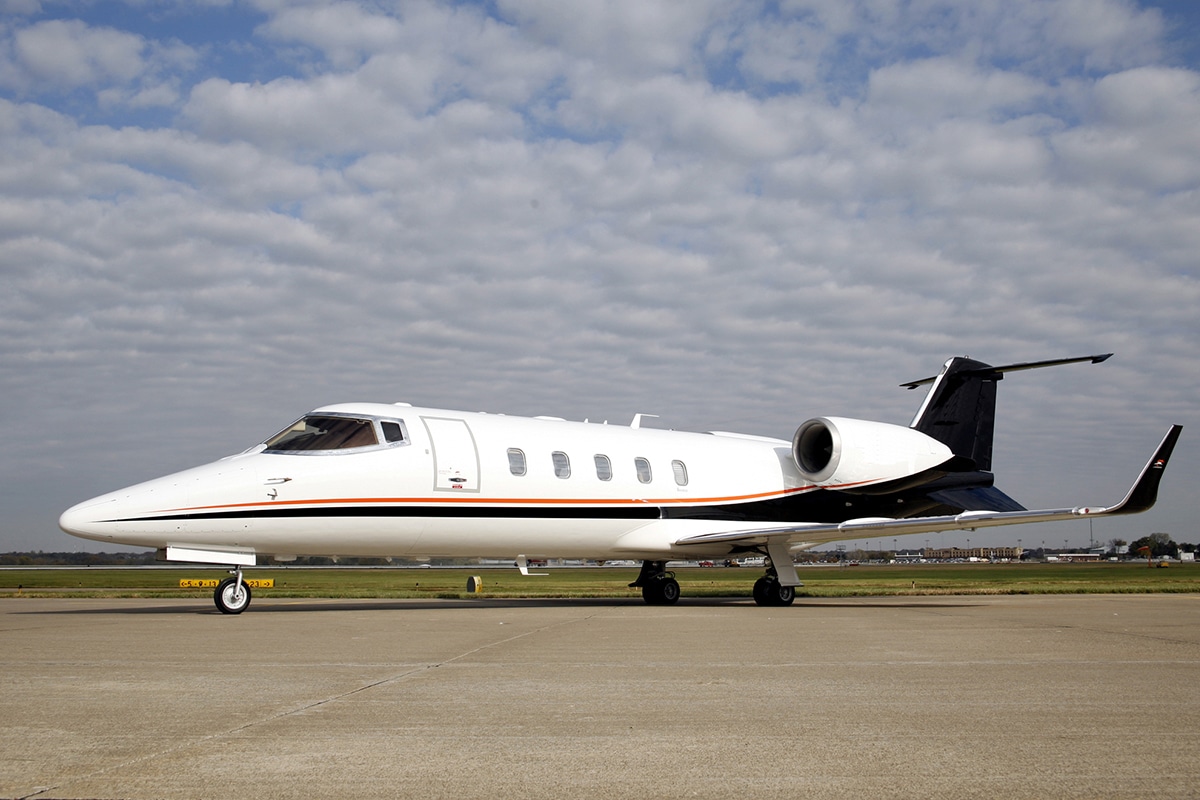 A Comprehensive Review of the Learjet 60 and Learjet 60XR | Elliott Jets
