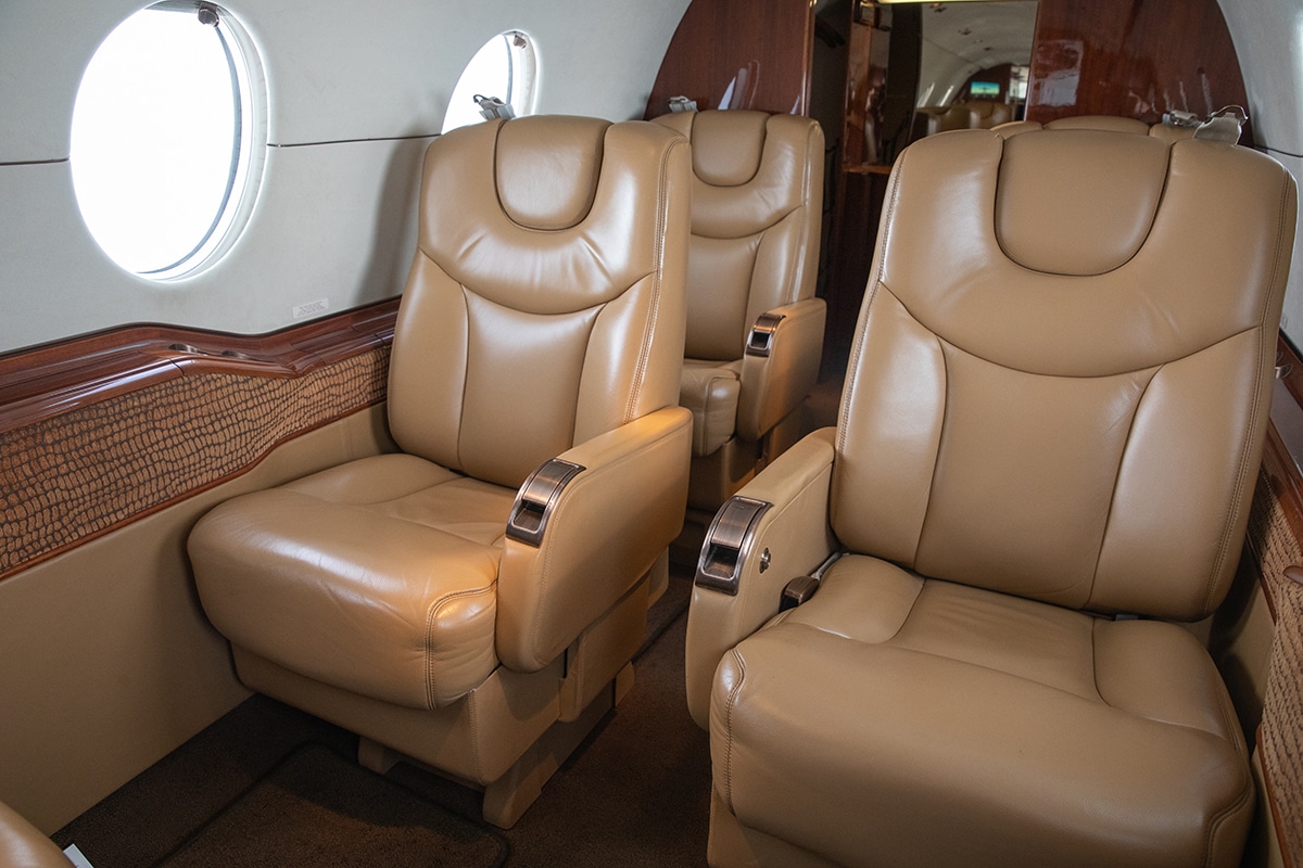 2008 Hawker 400XP | Elliott Jets