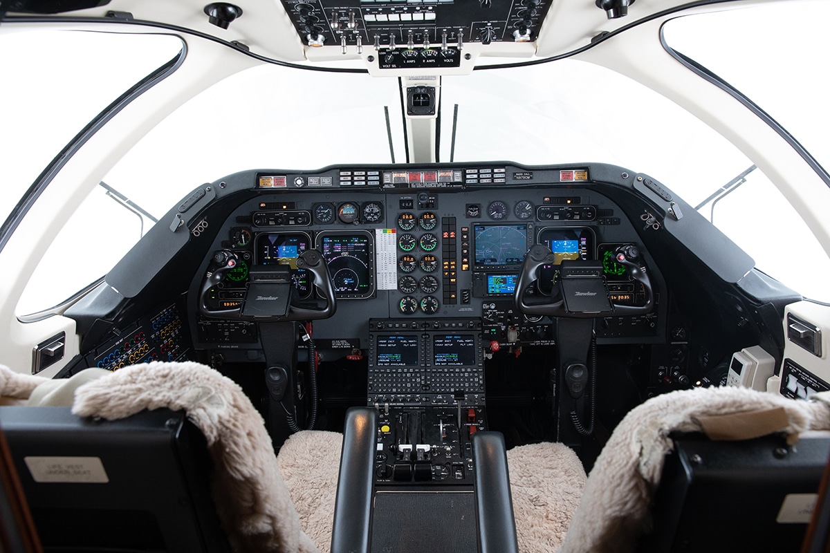 2008 Hawker 400XP | Elliott Jets