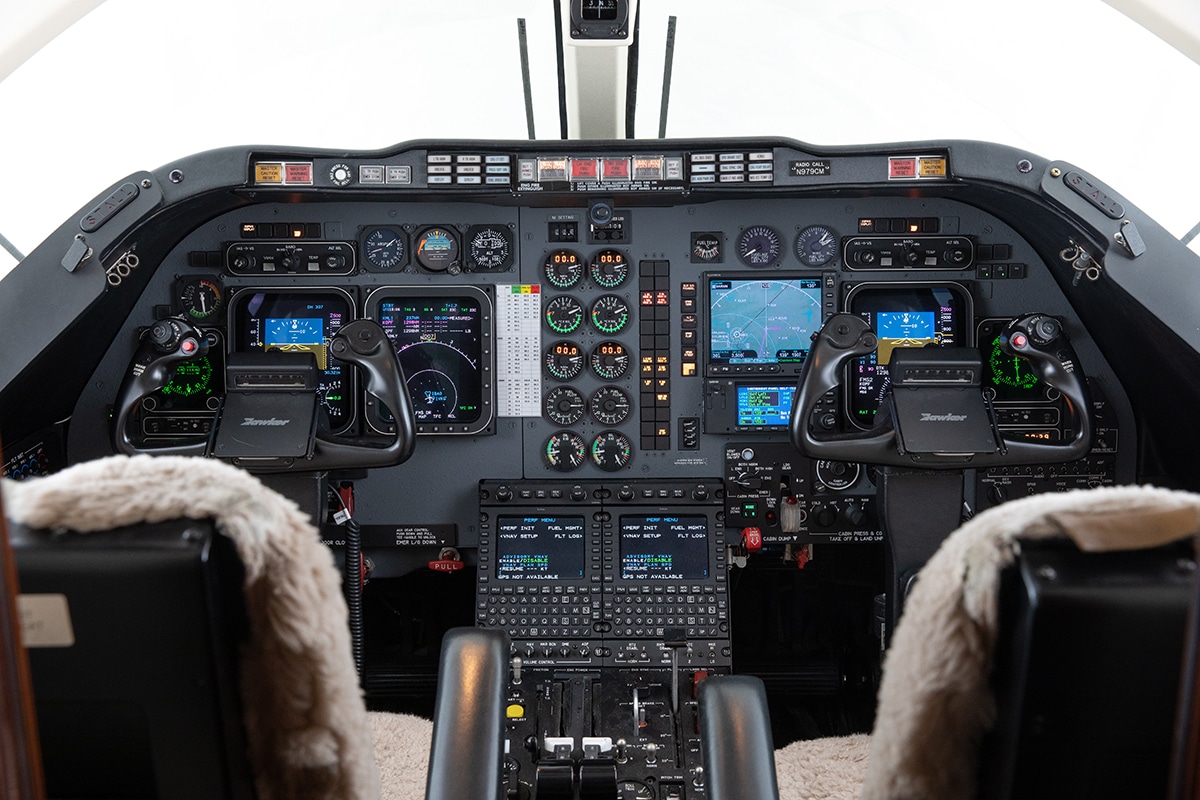 2008 Hawker 400XP | Elliott Jets