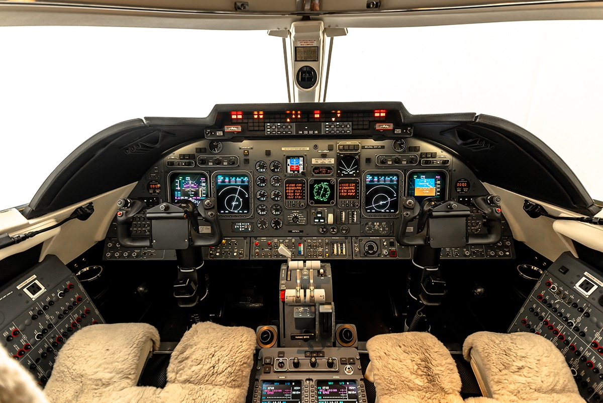 A Comprehensive Review of the Learjet 60 and Learjet 60XR | Elliott Jets