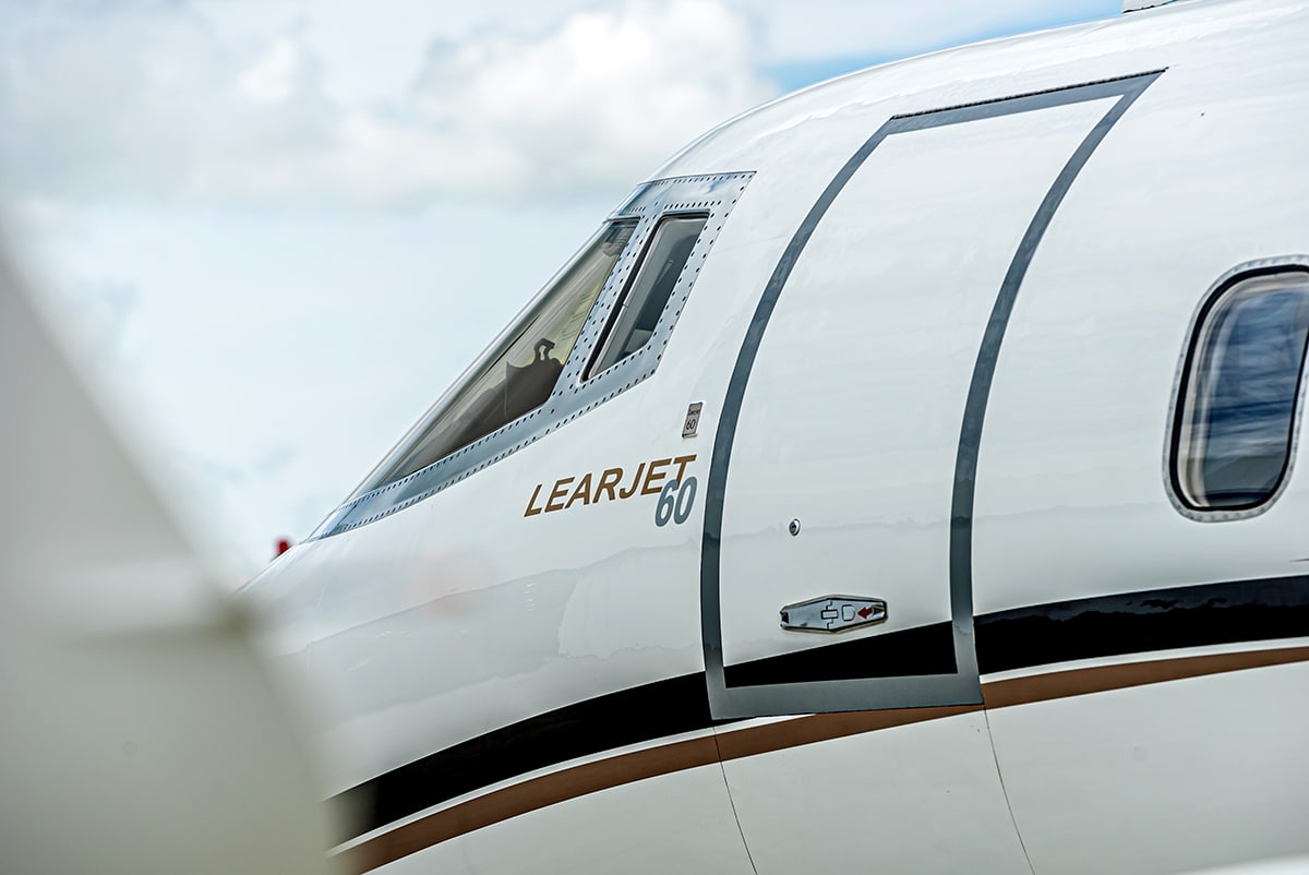 A Comprehensive Review of the Learjet 60 and Learjet 60XR | Elliott Jets