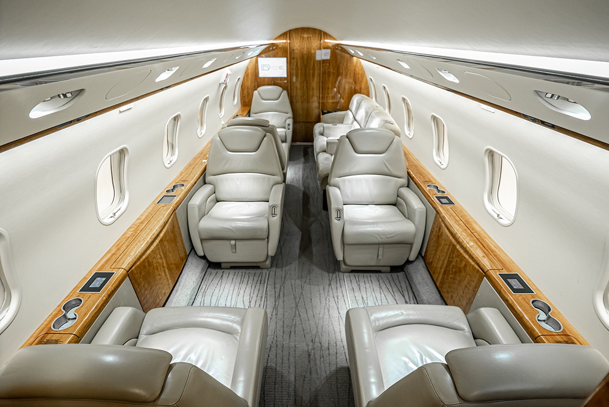 2009 Challenger 300 for Sale | Elliott Jets