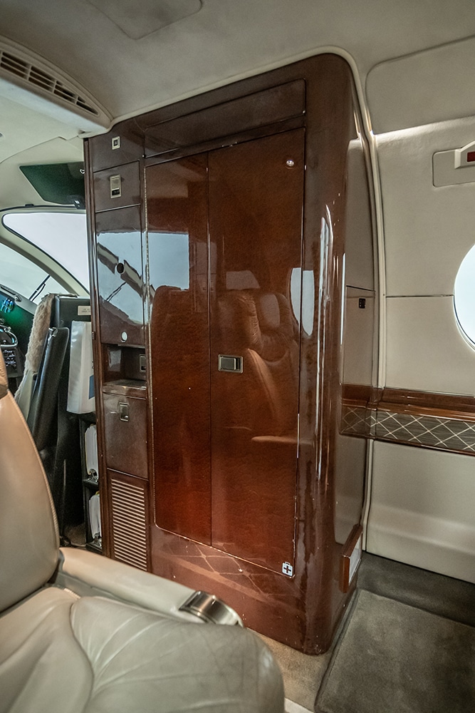 2006 Hawker 400XP | Elliott Jets